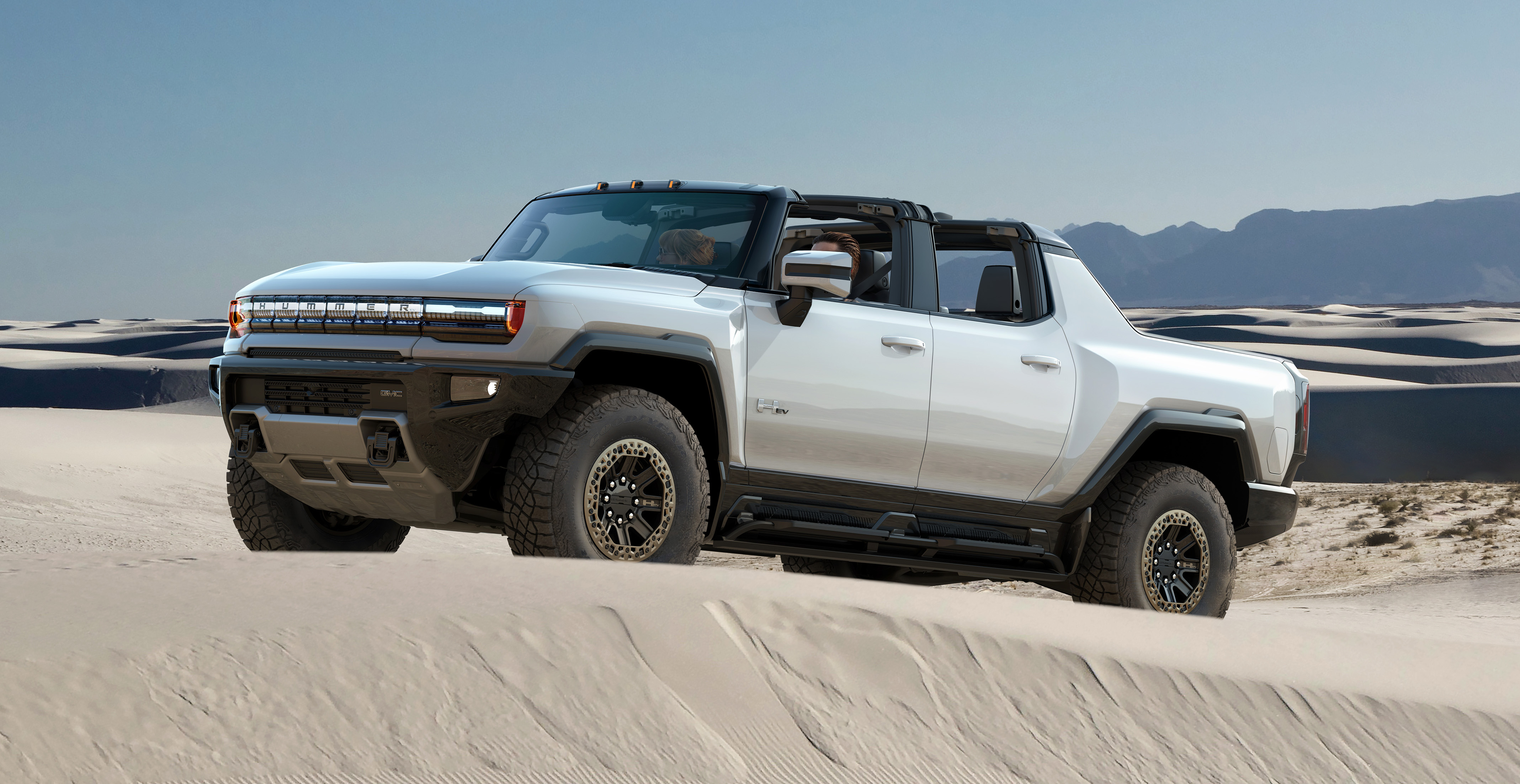 Acquire | GMC teases the Hummer EV’s removable roof panels