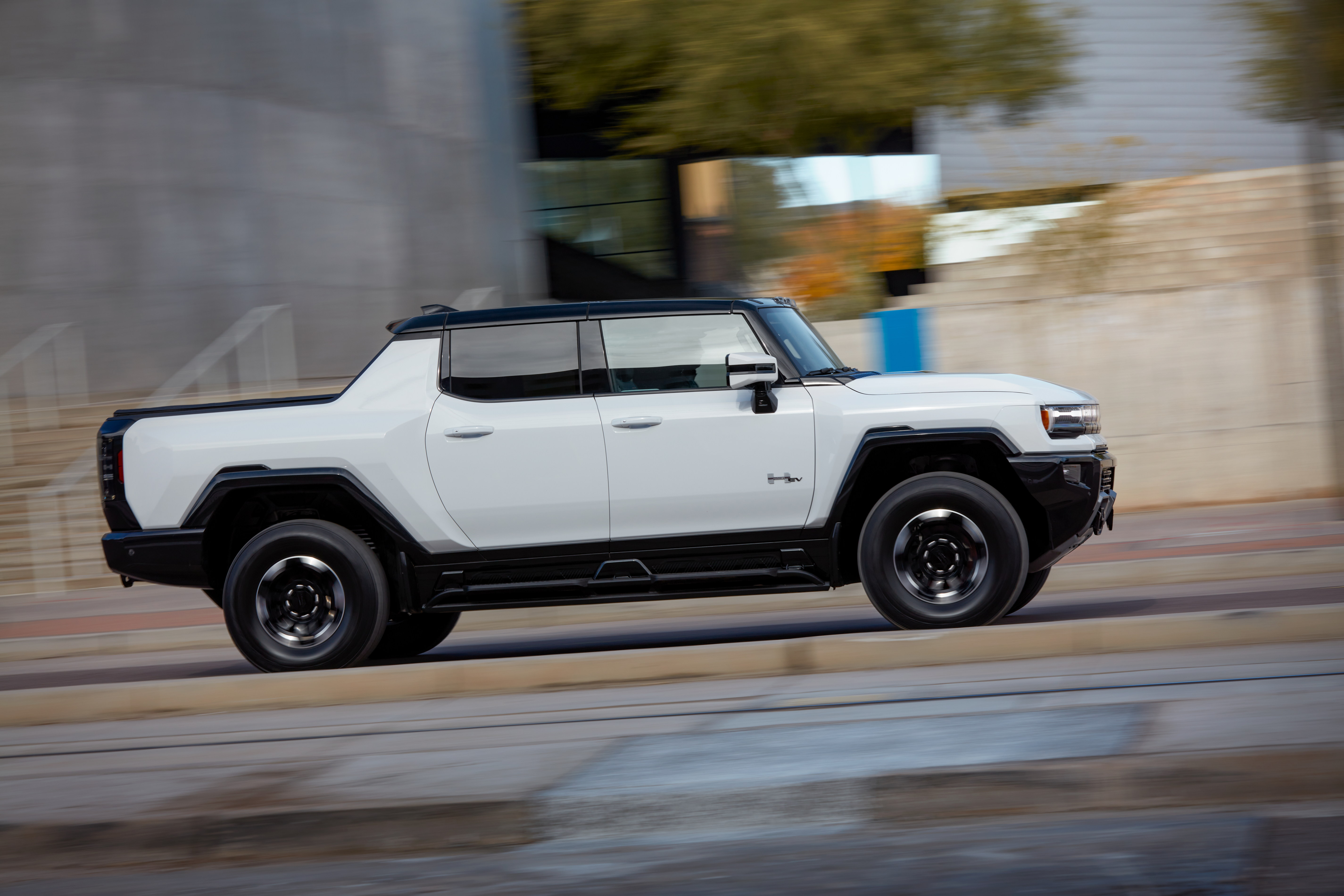 Acquire | GMC unveils a new 3X Trim for the Hummer EV