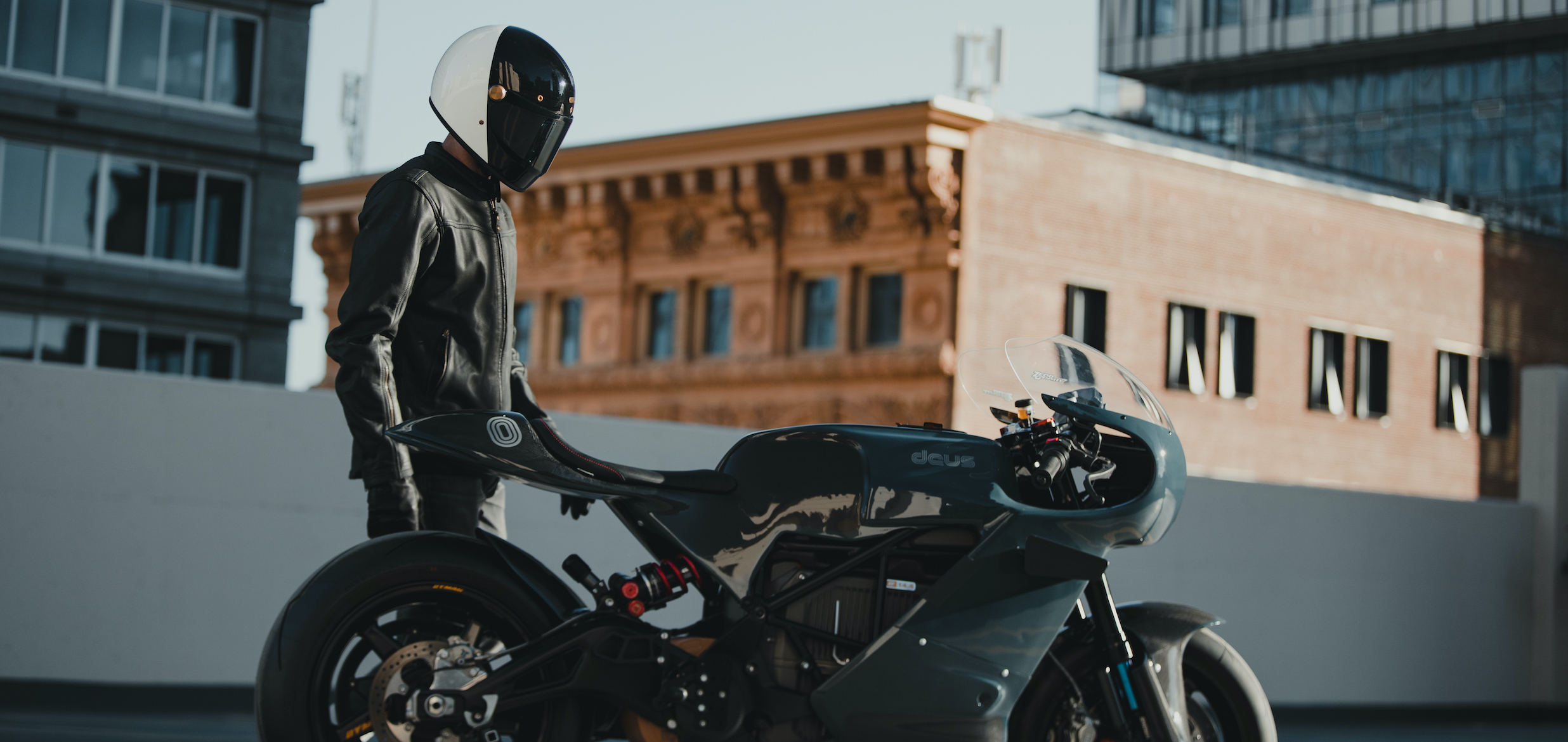 Acquire | Woolrich and Deus team up for an exclusive E-Bike