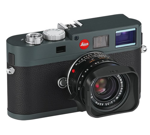 Acquire | Leica’s mini M? The new Leica Q