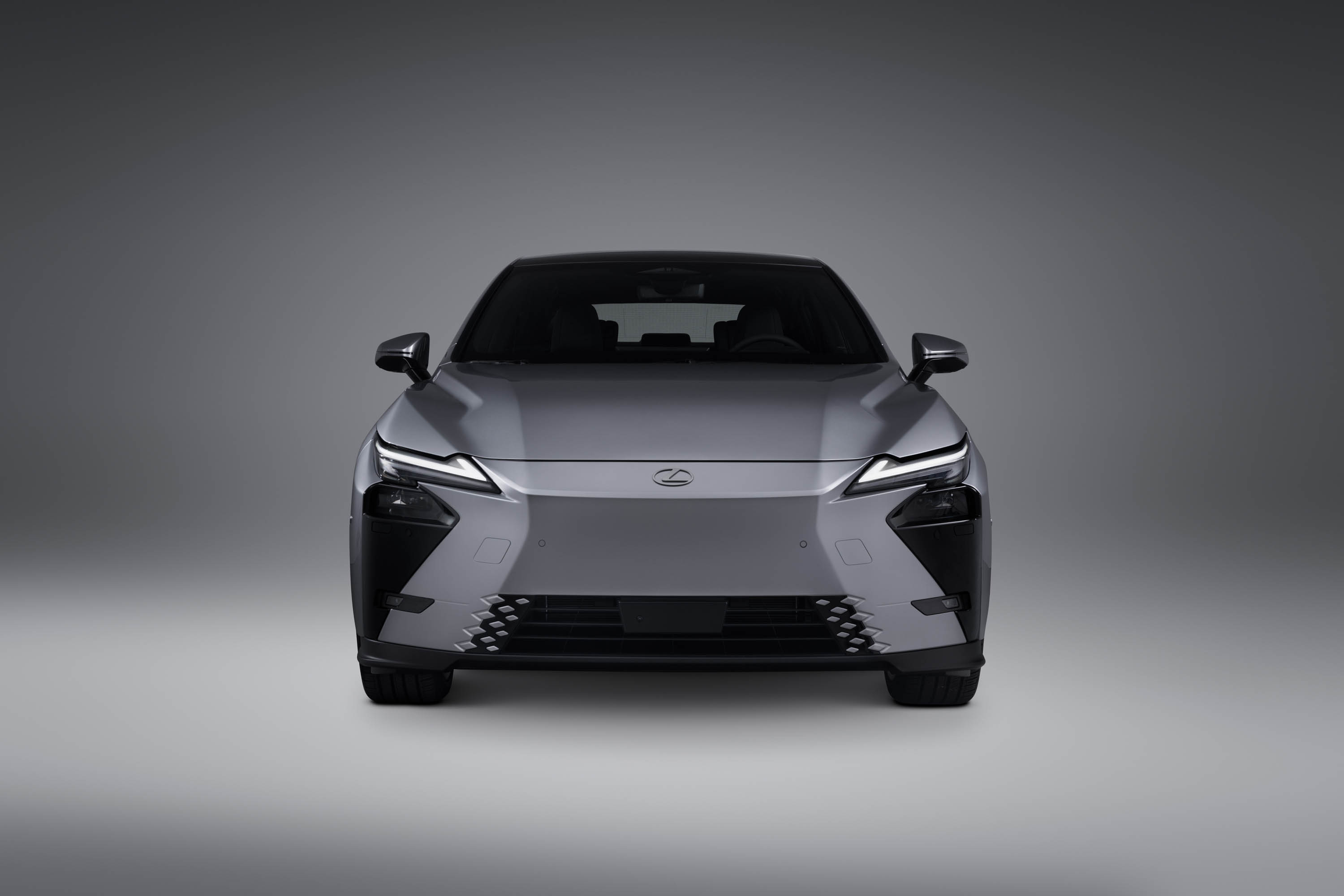 Acquire | Lexus delivers edgy elegance with their 2019 ES