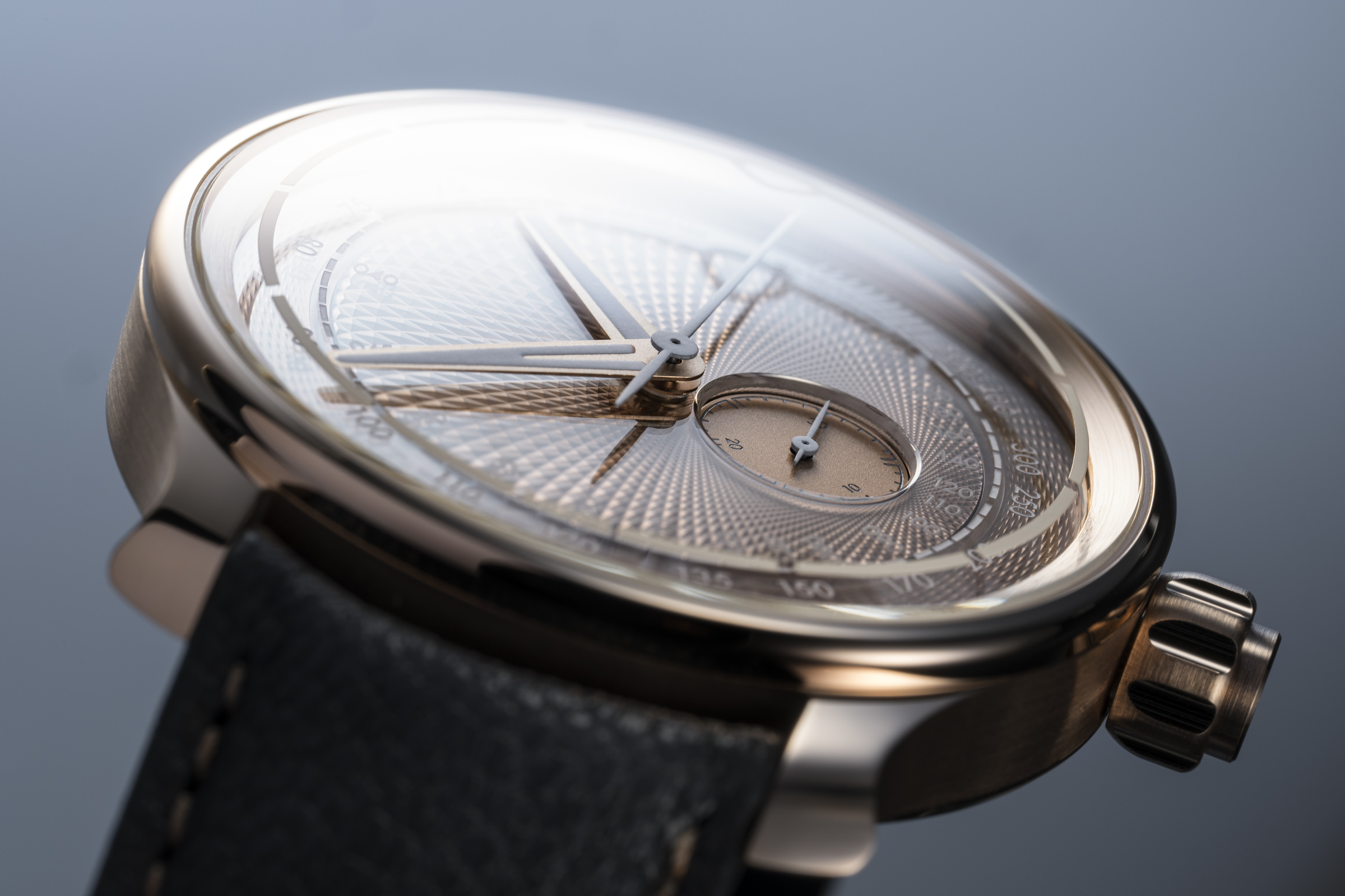 Acquire | MING goes high-end with their 19.01 timepiece
