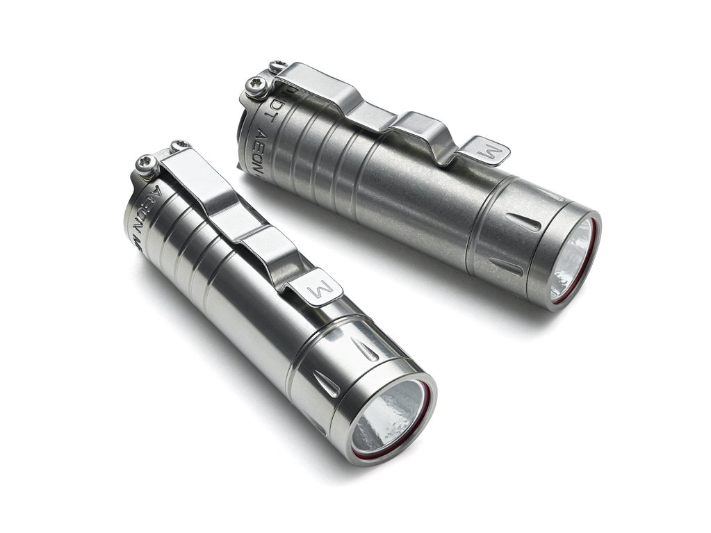 Acquire | Muyshondt’s Beagle Mk. I flashlight is an over-engineered beauty