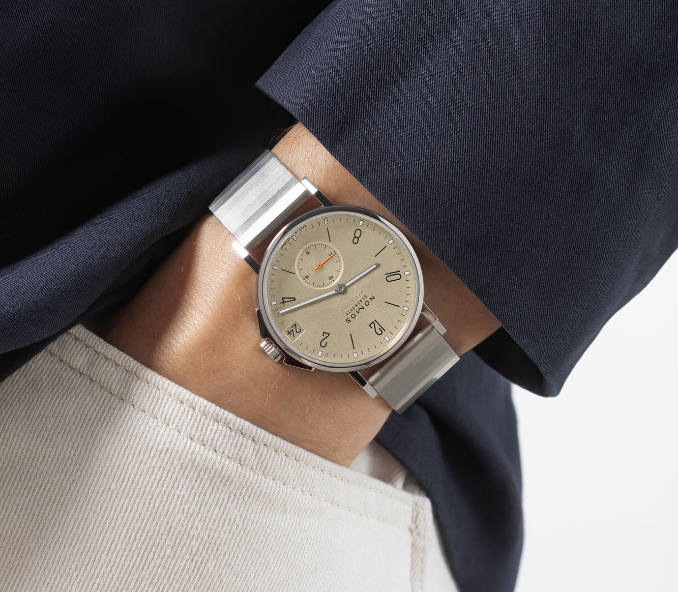 Acquire | Nomos brings its DUW 6101 movement to the Ahoi neomatik 38 date