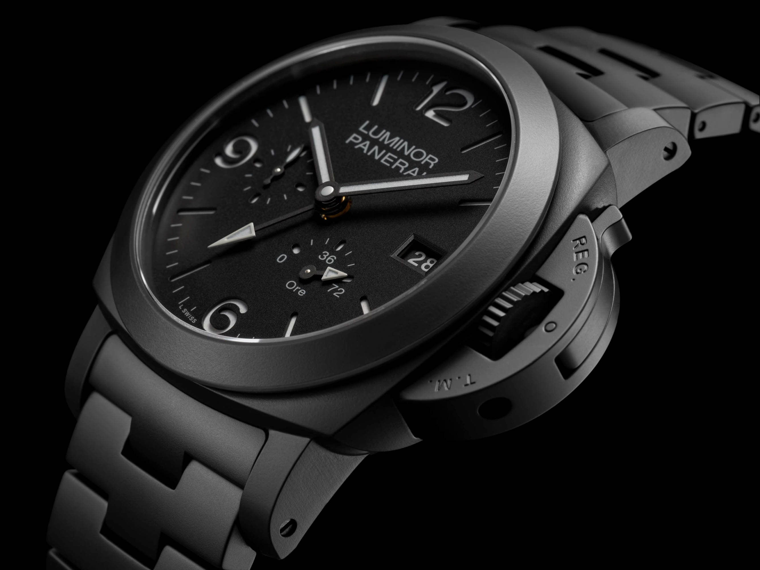 Acquire | Panerai releases its first ever 40mm Luminor with a ceramic case