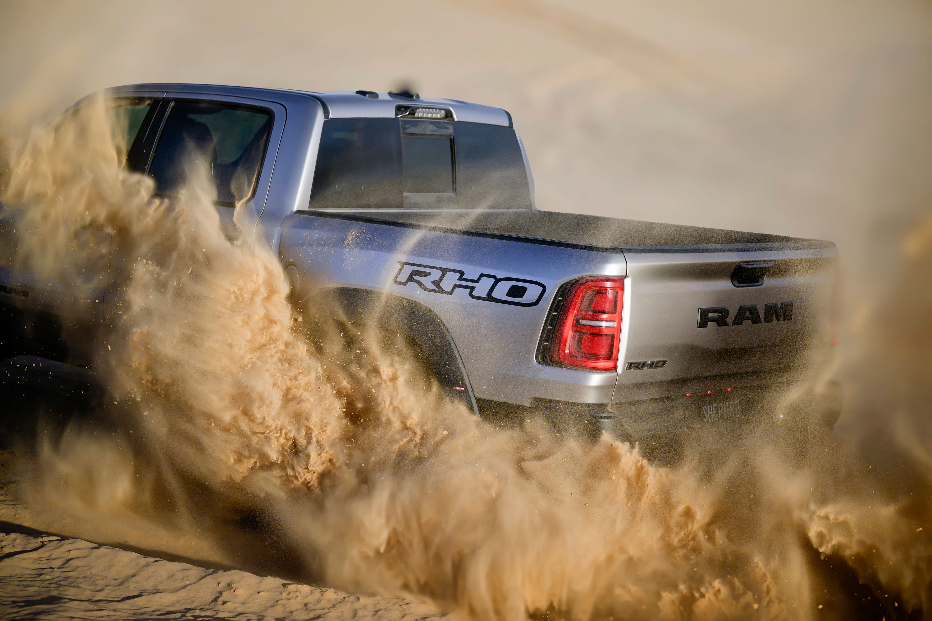 Acquire | RAM unveils its new Raptor fighter, the 2025 RAM 1500 RHO