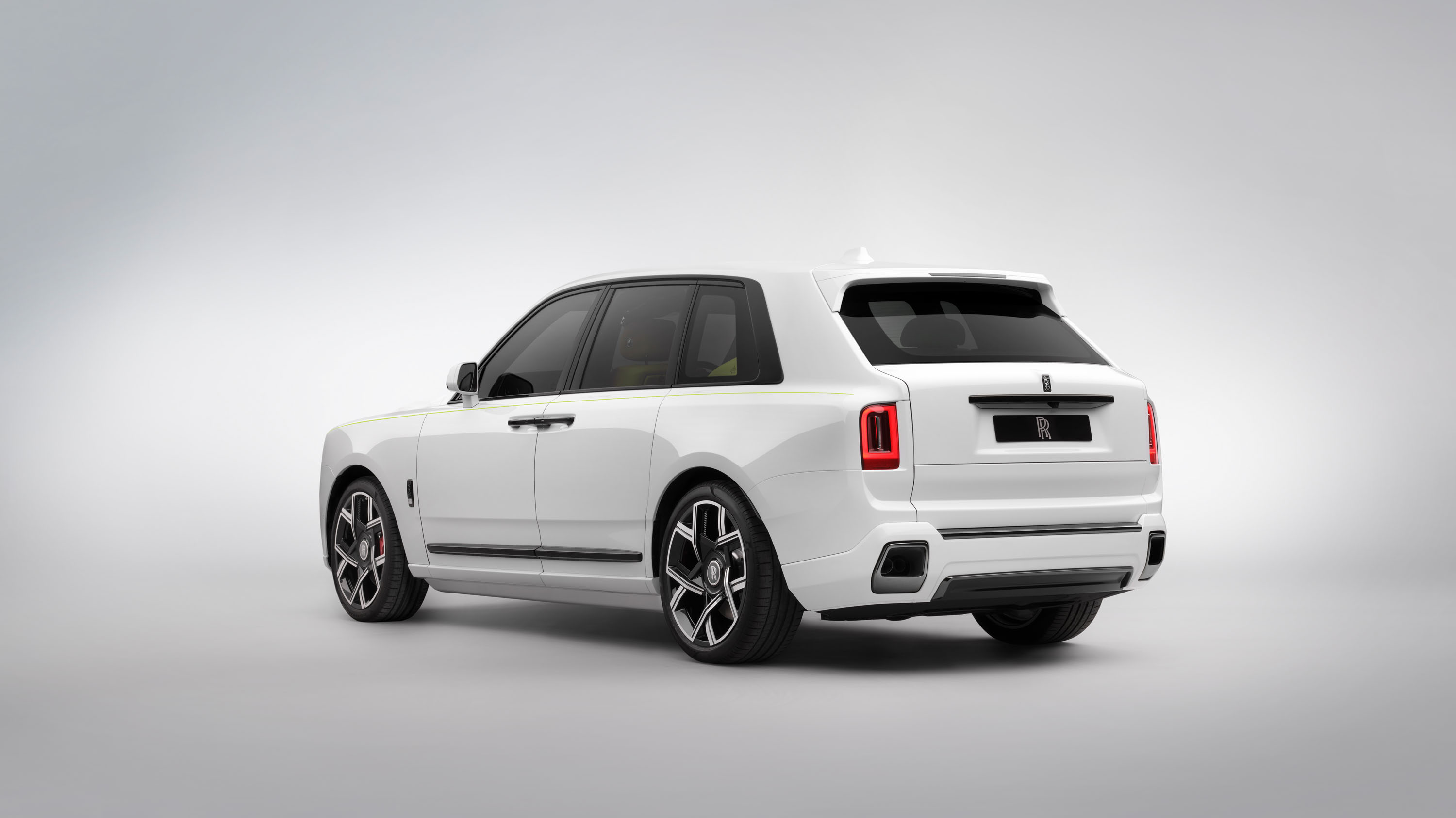 Acquire | rr-cullinan-black-badge-s2-16