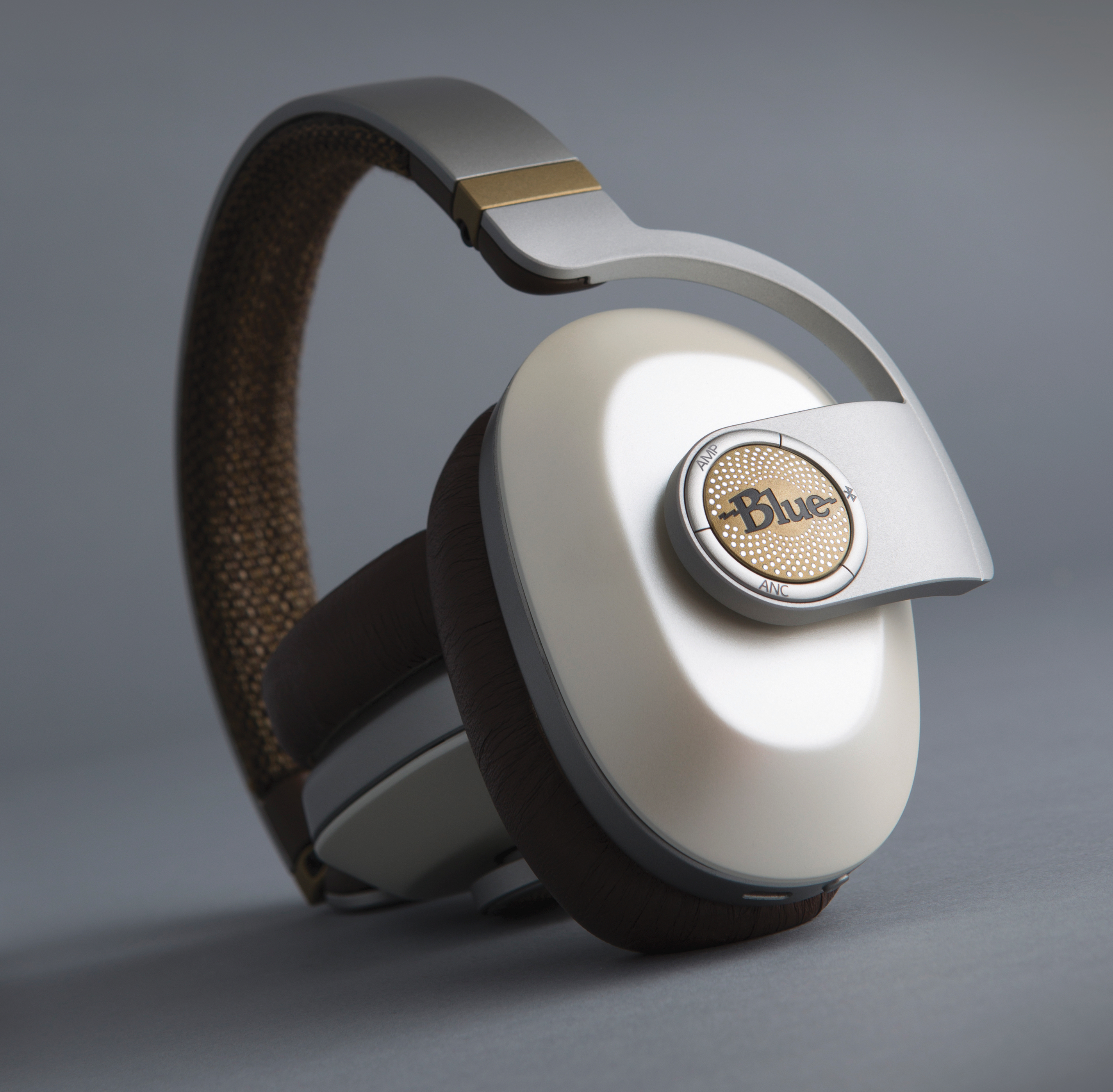 Acquire | Blue unveils its first wireless headphone, Satellite