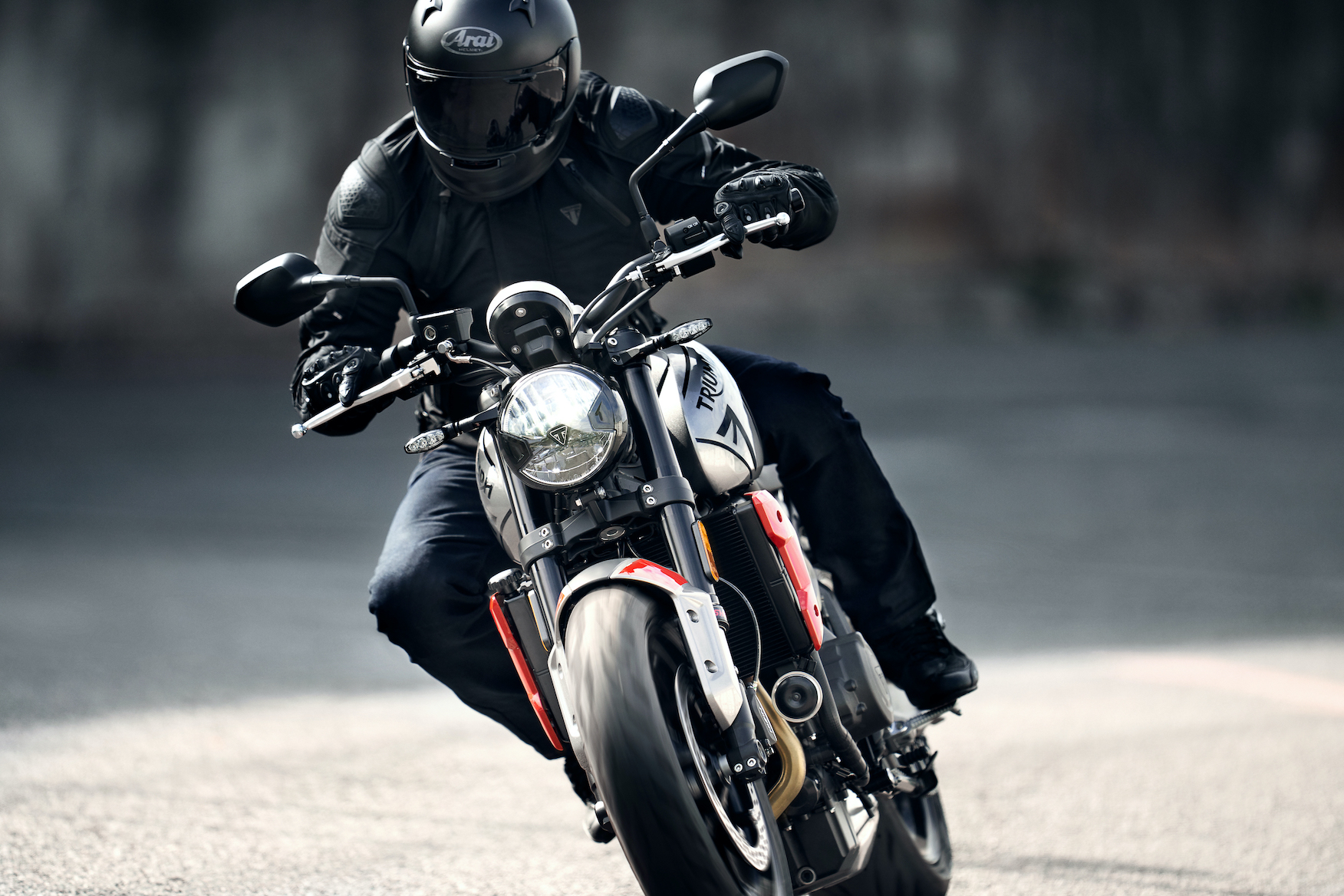 Acquire | Triumph reveals the Trident 660