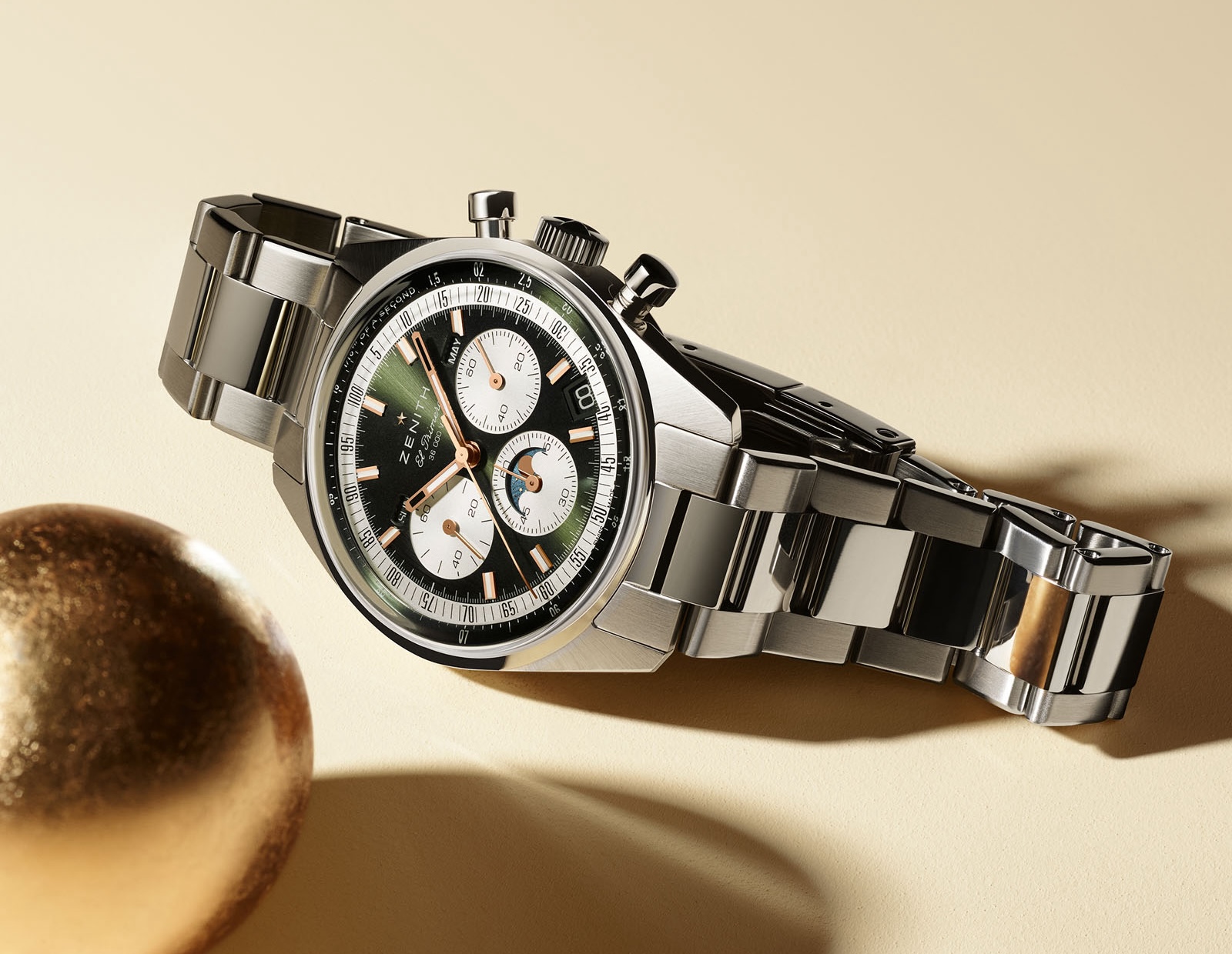 Acquire | Zenith modernizes the A386 with the Chronomaster Original