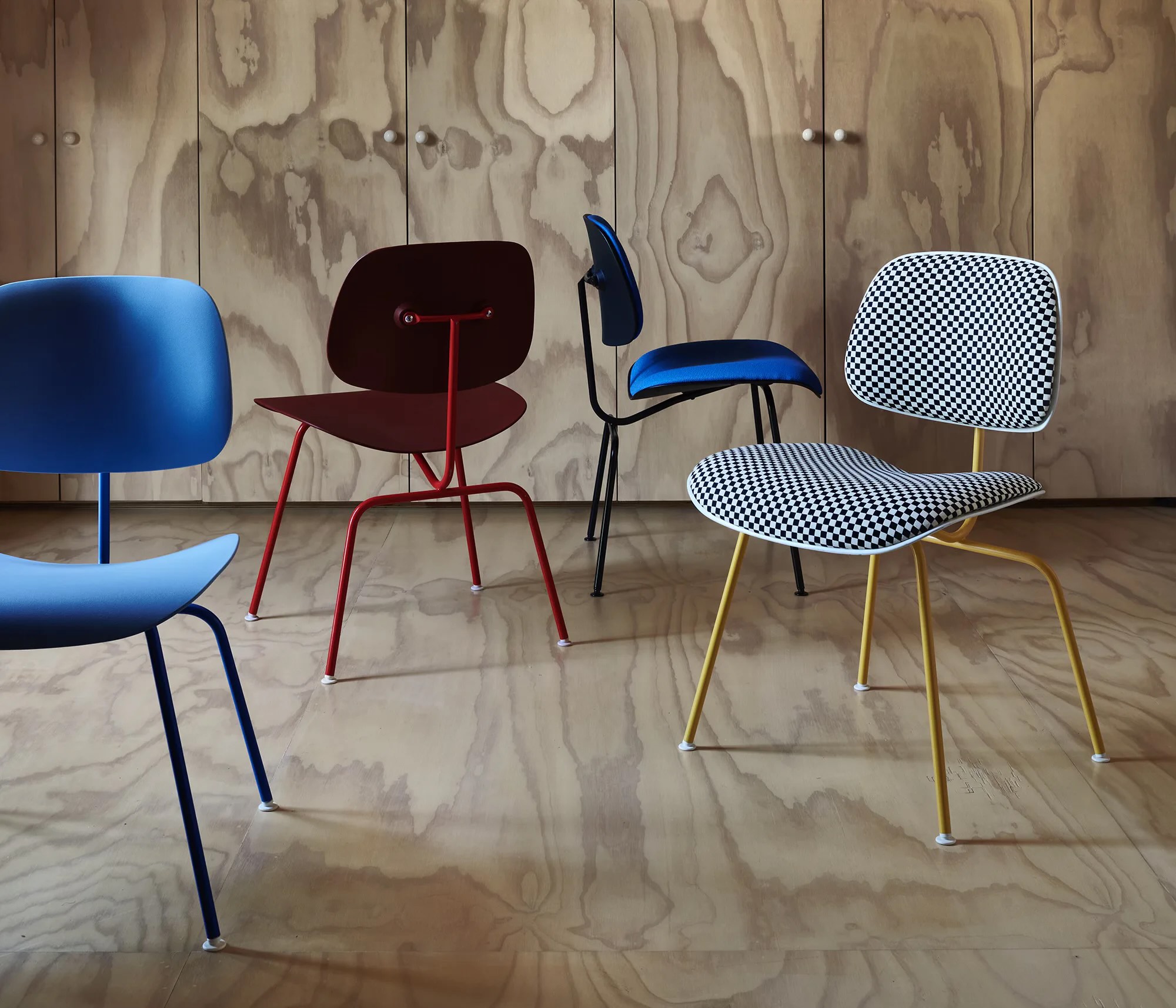 Acquire | Herman Miller has revived the Molded Plastic Dining Chair