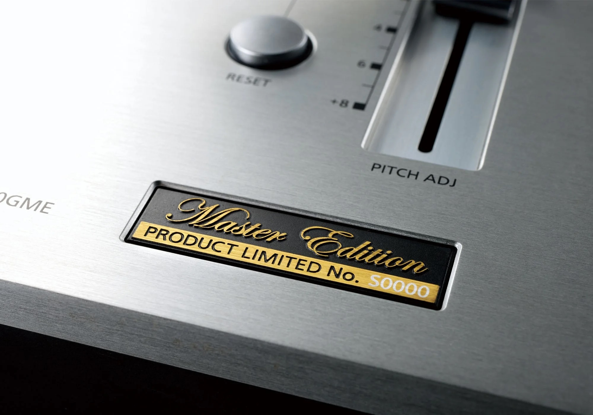 Acquire | Technics launches the SL-1200 Series “Master Edition”