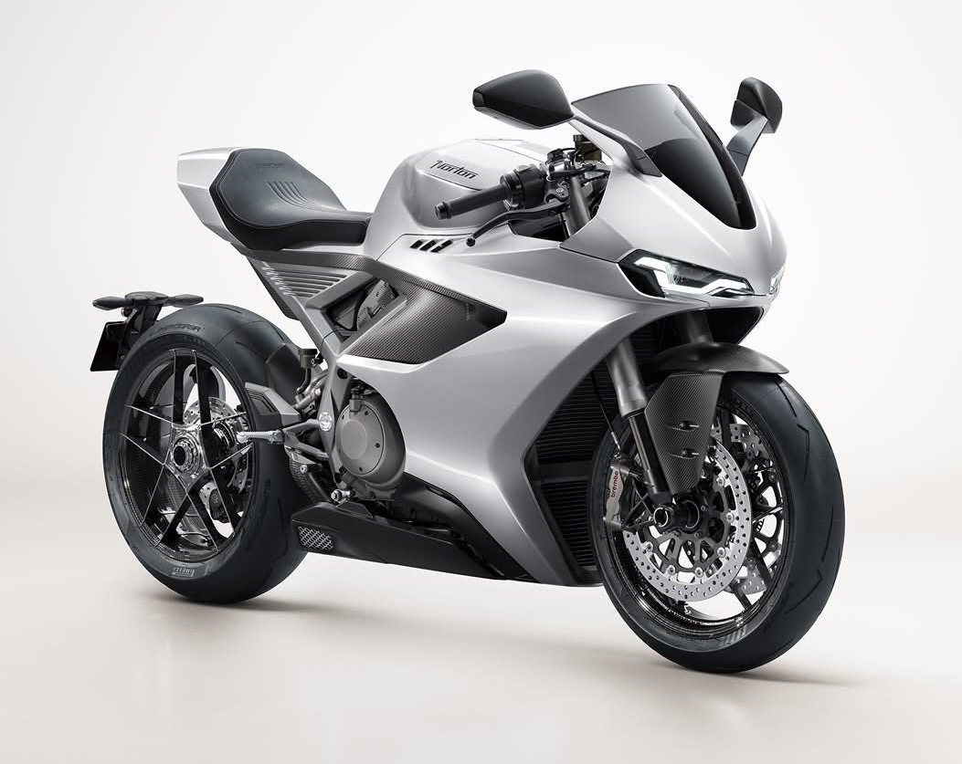 Acquire | Norton revives the Manx as a modern superbike