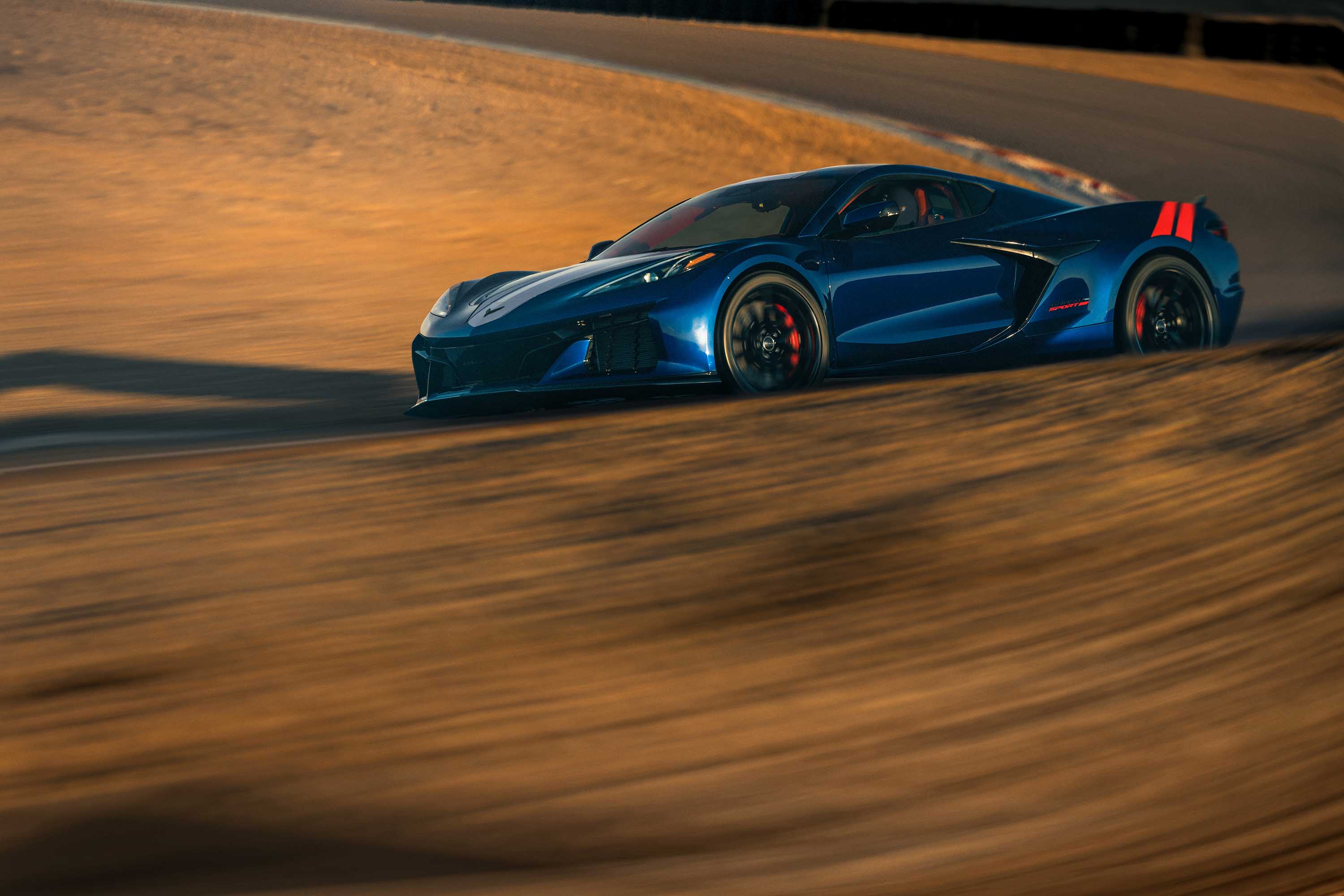 Acquire | The Chevrolette Corvette Grand Sport returns with a new 6.7L V8
